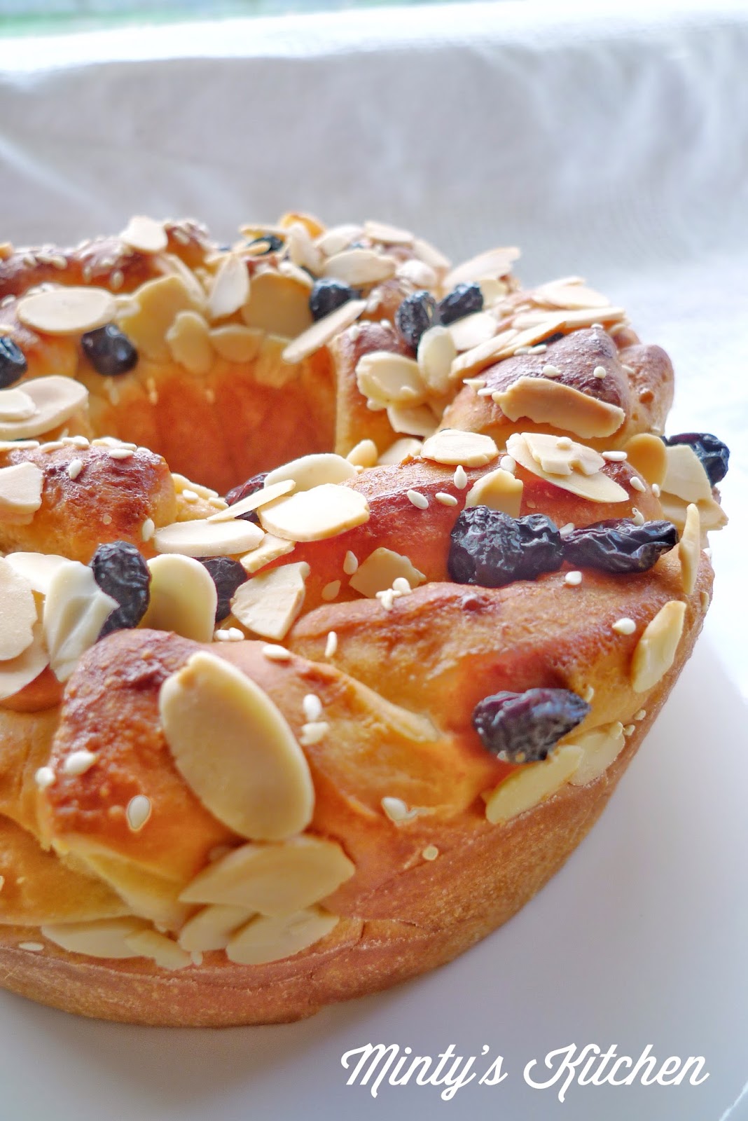 Minty's Kitchen: Japanese Cream Pull-Apart Bread