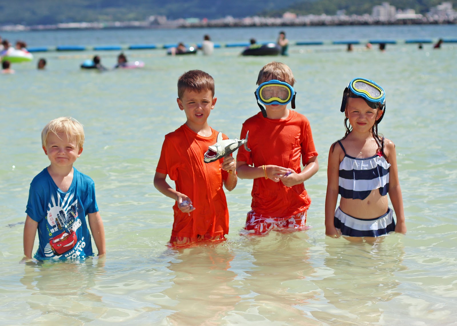 Enjoying Life With 4 Kids: Beach Fun at Nishihara Beach