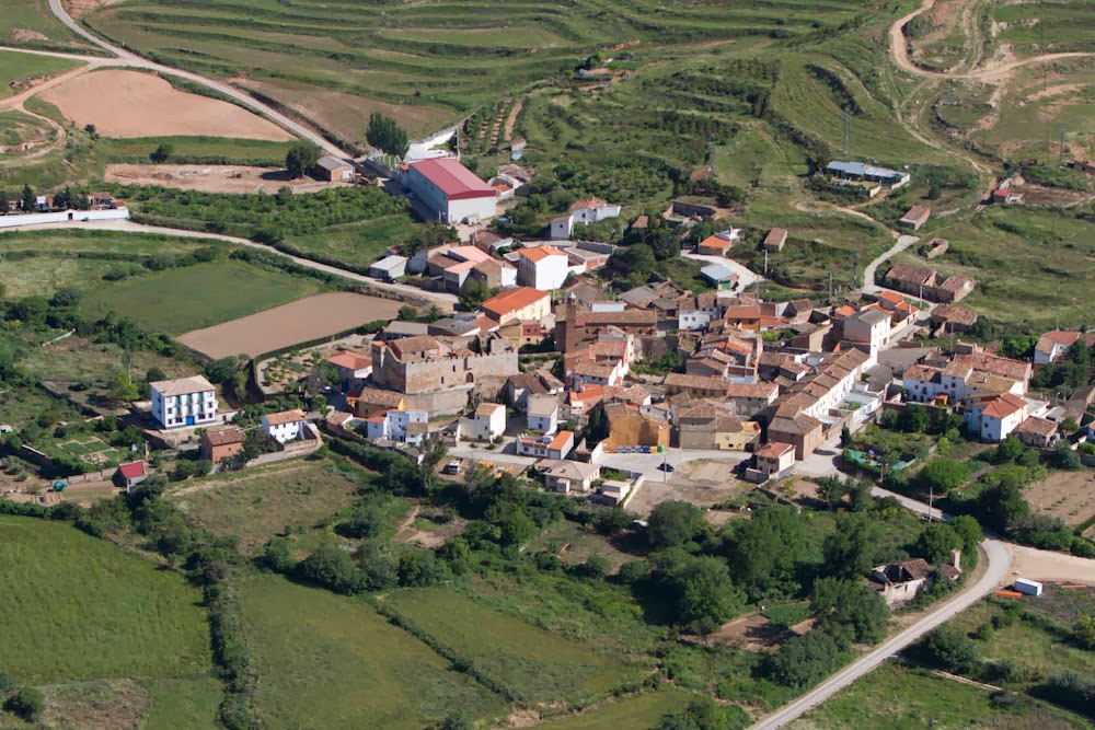 Castillo Medieval de Grisel. Hotel literario con encanto.: Fotos aéreas ...