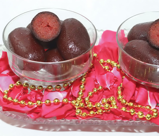 Recipes of Aarusha's Kitchen: Kalo Jaam or Kala Jamun