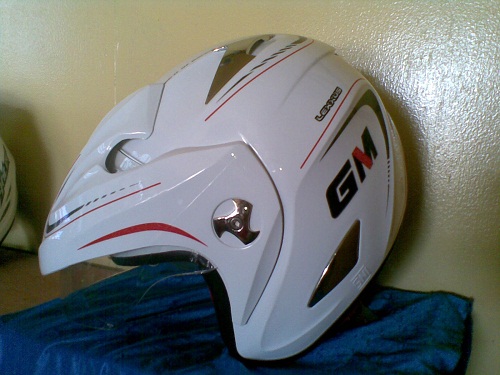 Toko Helm Acel di Kota sangatta: Helm GM Lexxus Putih