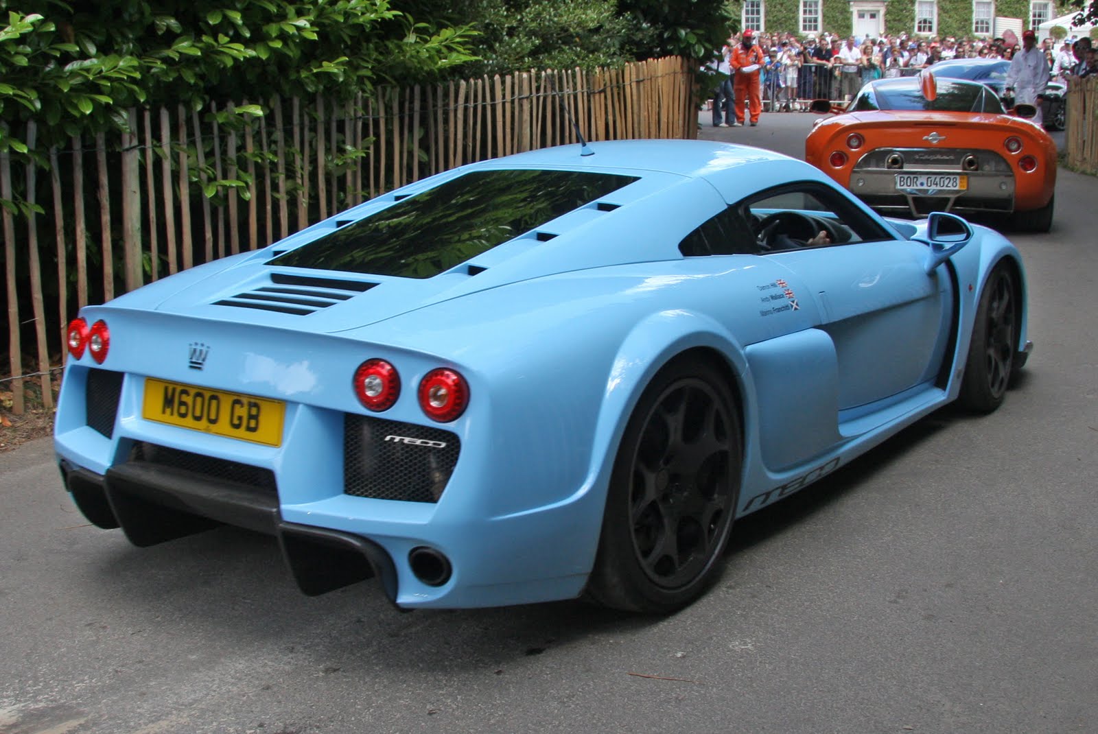 Adam's Amazing Book: Noble M600