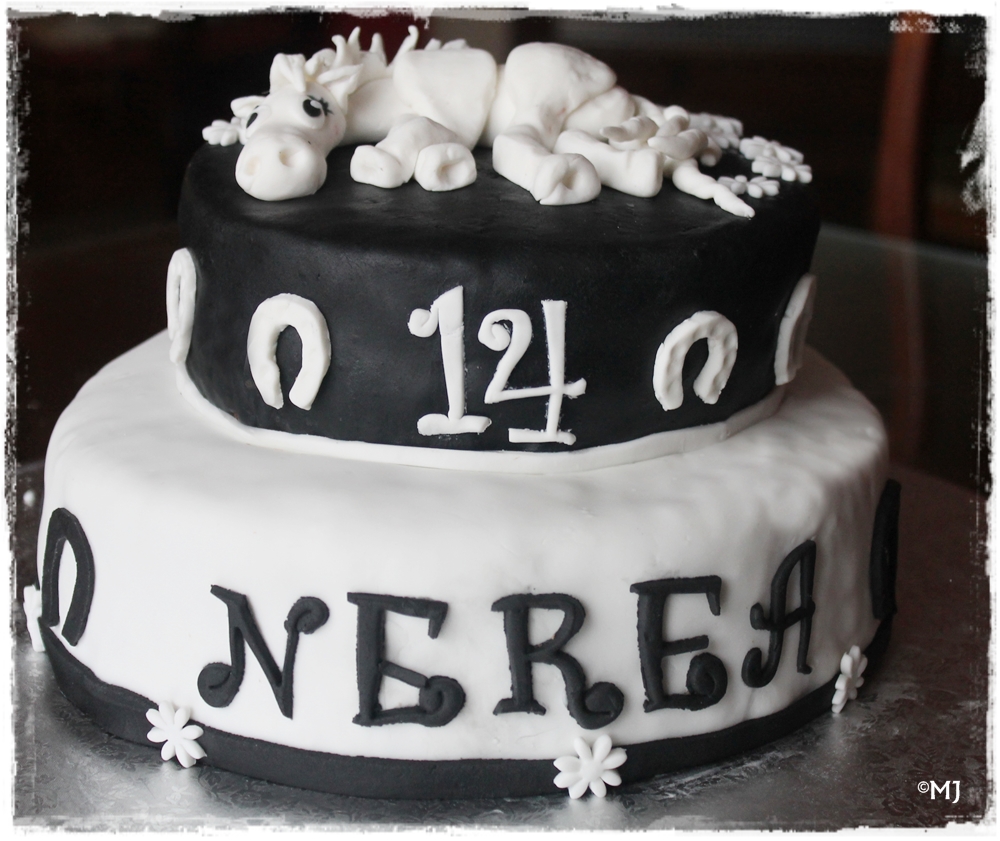 LAS TARTAS DE MJ: TARTA CON CABALLO PARA NEREA