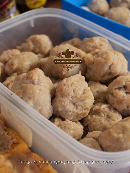 nandangwuyung: BAKSO DAGING SAPI KOMPLIT dan TIPS MEMBUAT BAKSO KENYAL