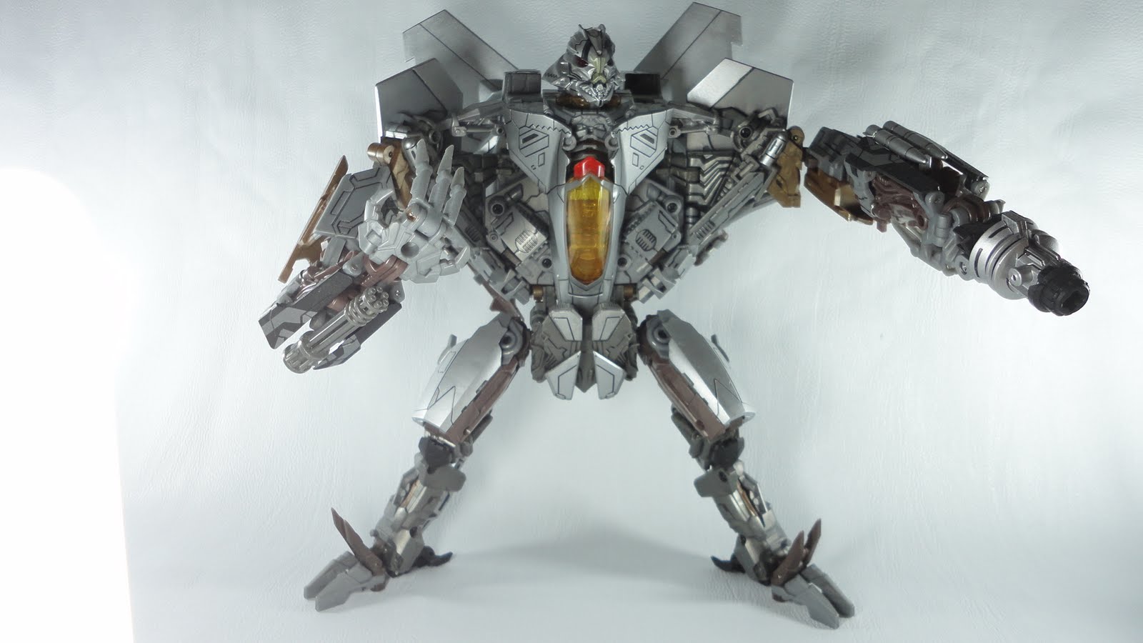 ROBOT.REB3LLION: STARSCREAM (ROTF) LEADER CLASS