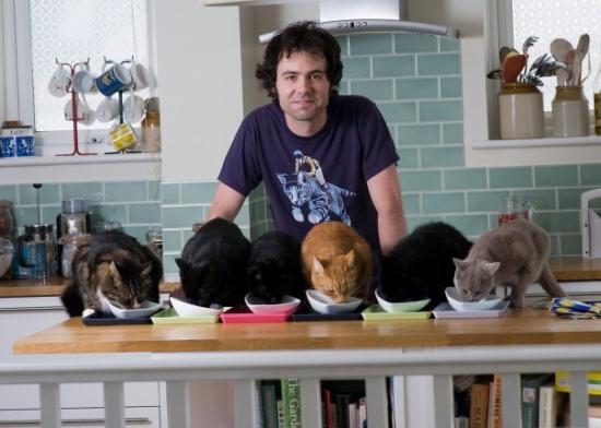 SADIE & GEN: On cats and men