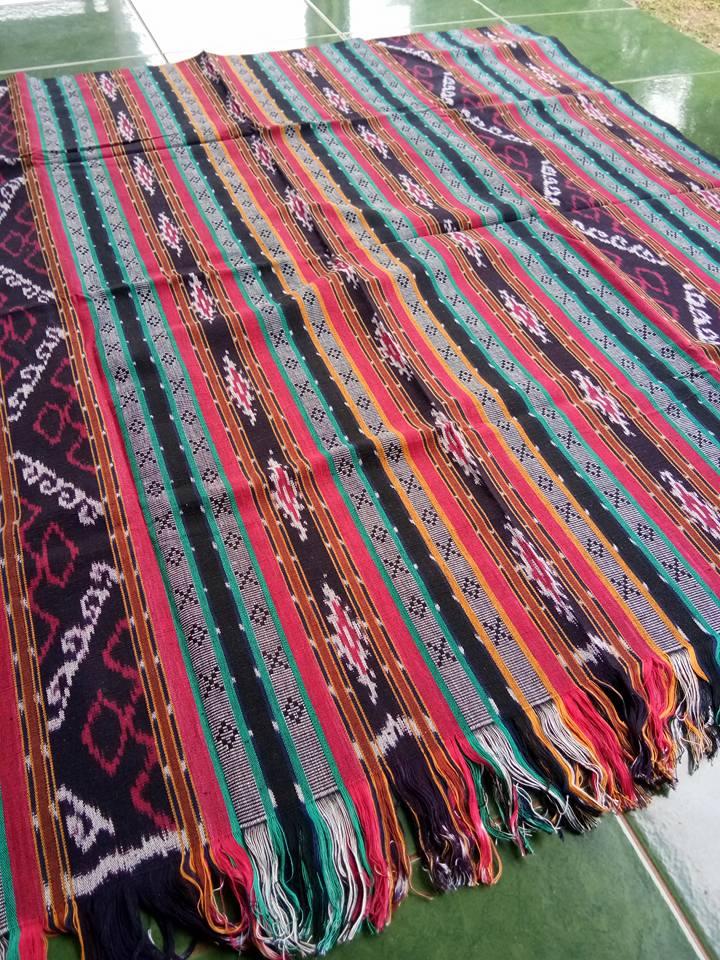 Fashion Hijab: Tenun Asli Tradisional Indonesia