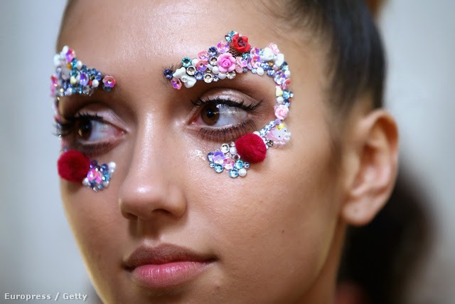 Extravagáns smink a divat az ausztrál divathéten - Magazin