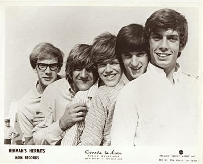 NOTICIAS Y EFEMERIDES MUSICALES Y DEL CINE: HERMAN’S HERMITS, UN 26 DE ...