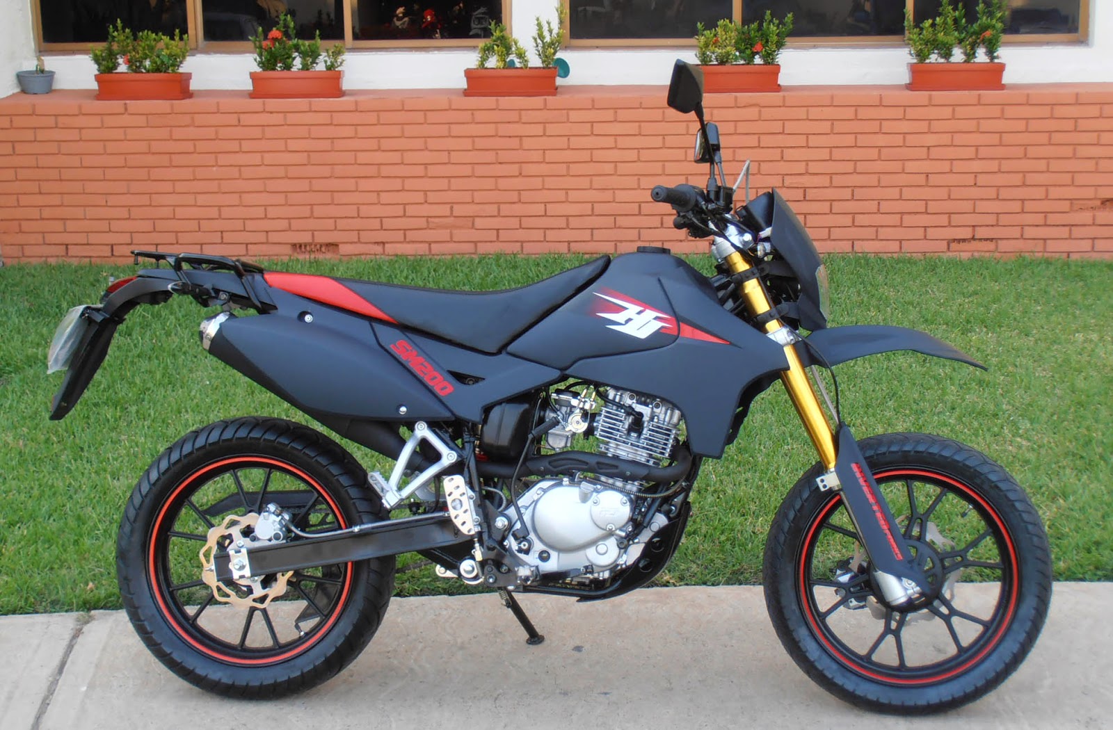 HJ200 Supermotard: HJ200 Supermotard