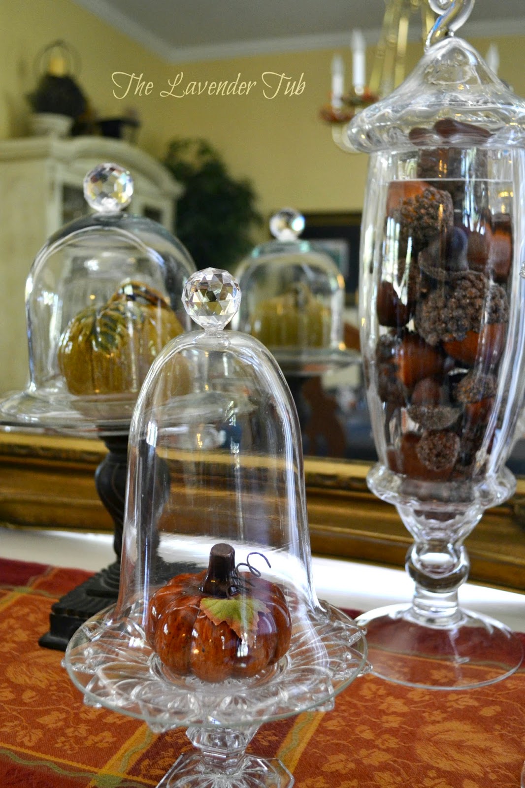 The Lavender Tub: Simplified Decorating With Glass Displays