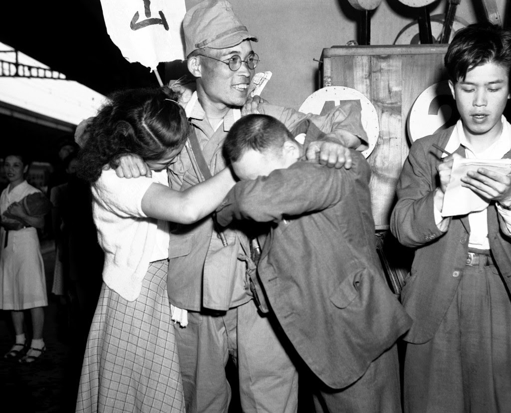 55 Amazing Vintage Photos Showing Life Of Tokyo In The 1940s | Gold is ...