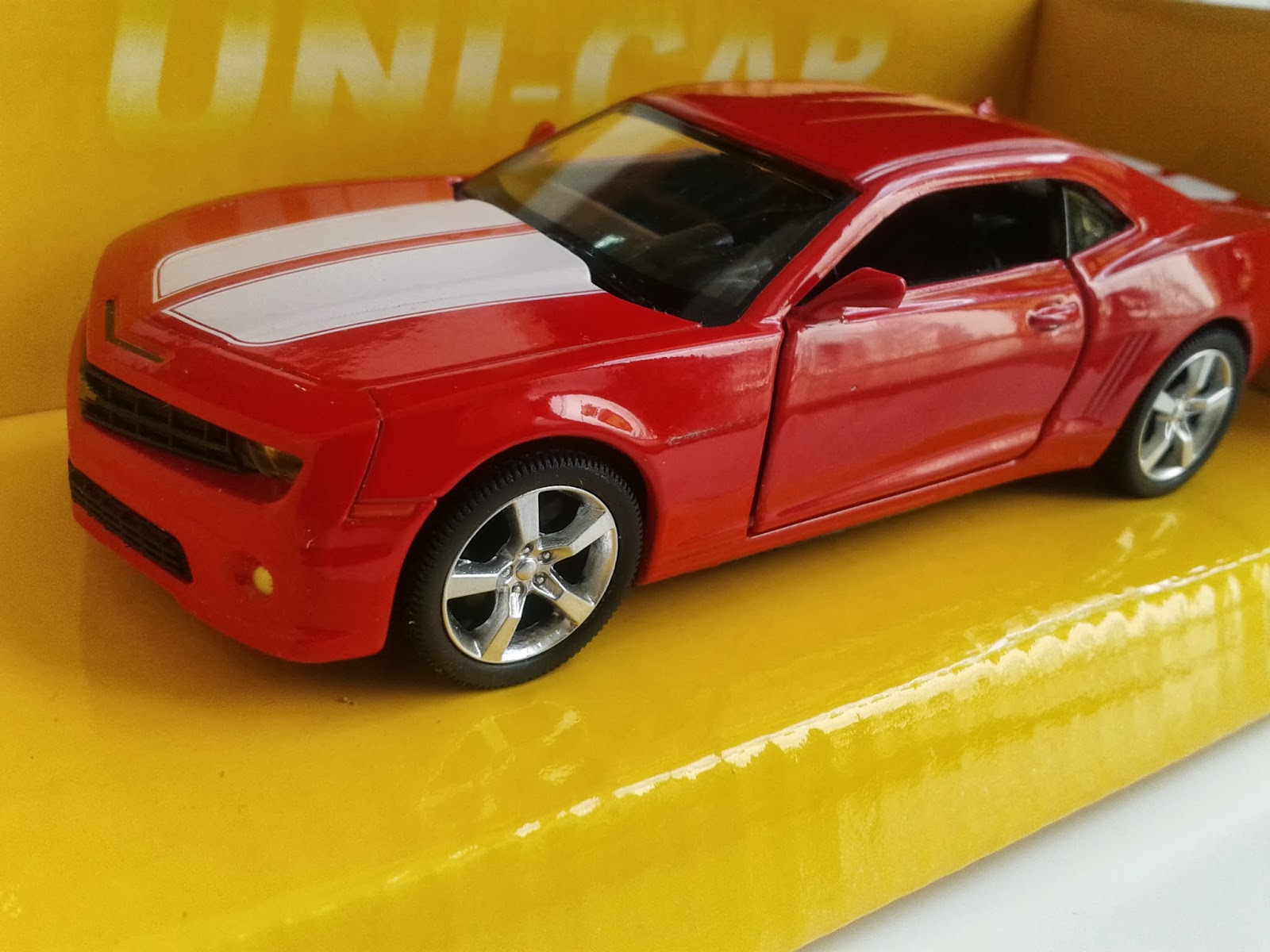 GRAHA DIECAST: Diecast RMZ City/UNI-CAR 1:32