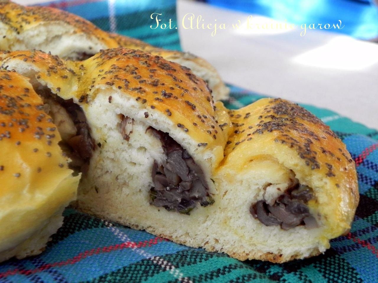 Alicja w krainie garów...: Kulebiak w kształcie slimaka, z farszem ...