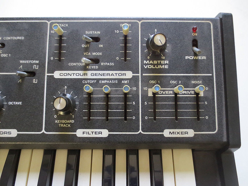 MATRIXSYNTH: MOOG ROGUE VINTAGE CLASSIC ANALOG MONO-SYNTH SN 8810