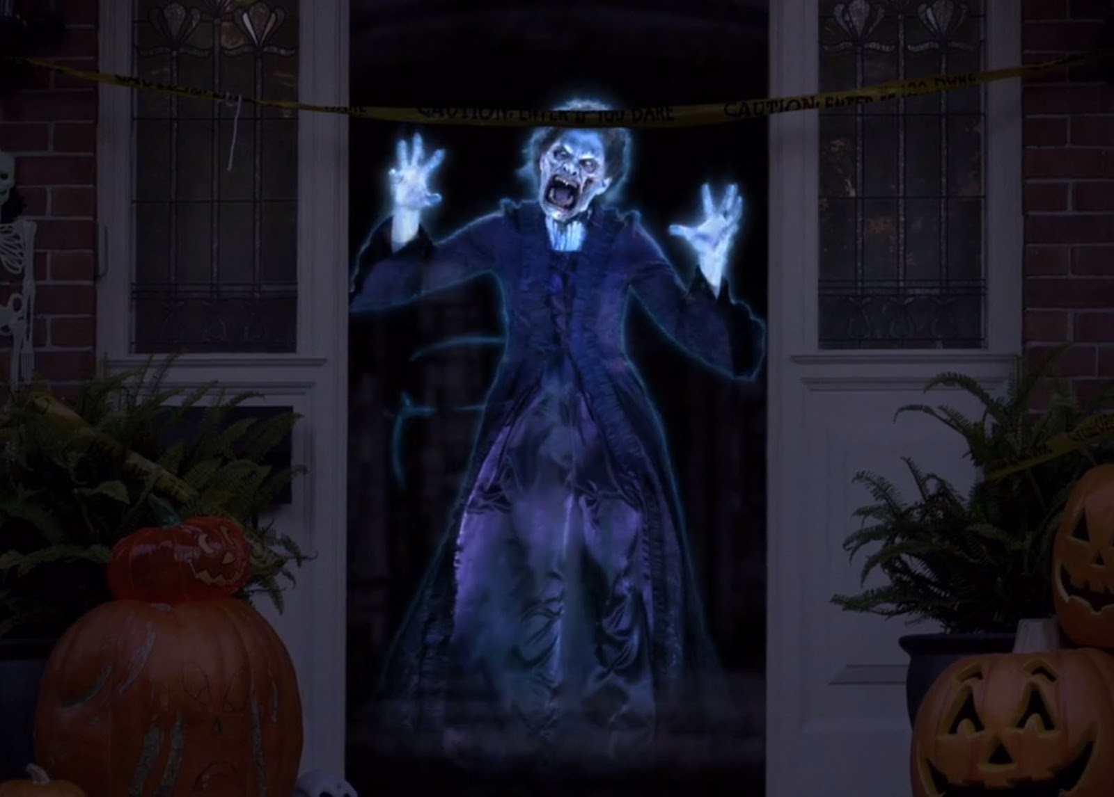 NEWS: These scary projections will win you Halloween | The Test Pit