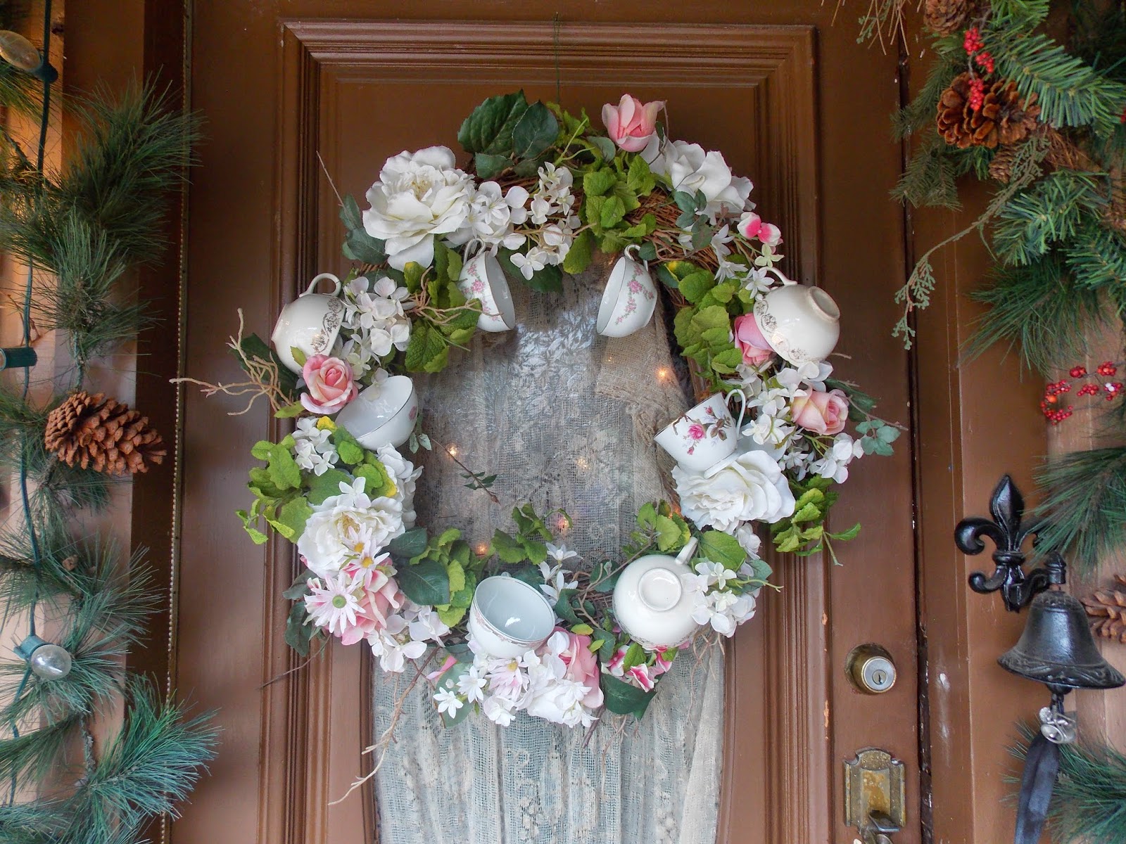 Linda's Life Journal: Easter Sunday and a Tea Cup Wreath!