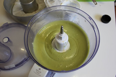 Green Gourmet Giraffe: TTT Avocado pound cake with cream cheese frosting