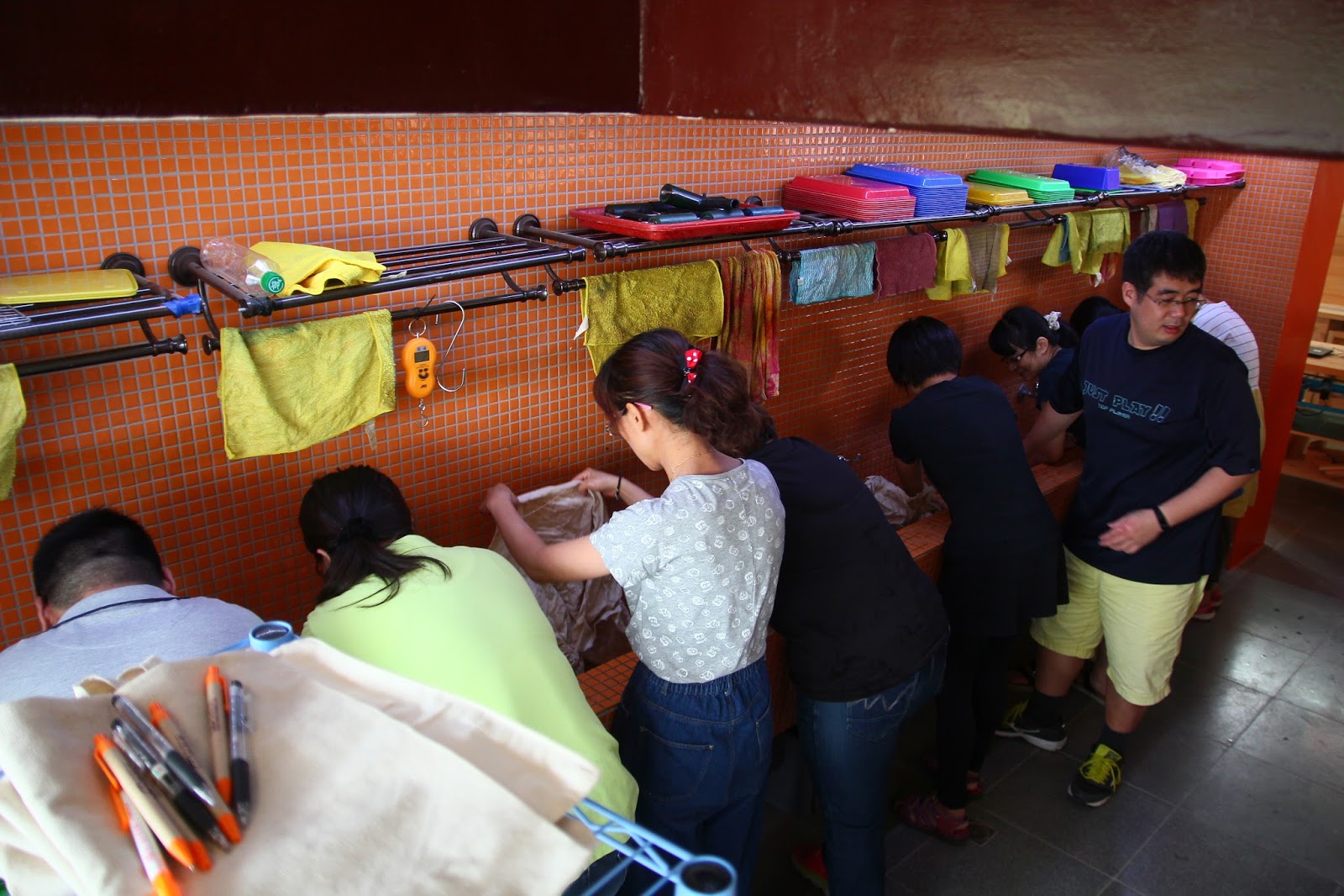 雲造 YUM: Maker Power紮染工作服01