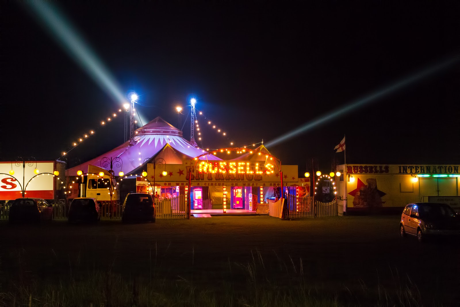 Lincolnshire Cam: A few more Circus Pictures. (After Dark)