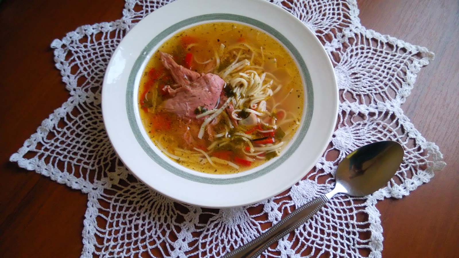 vinotava1: ZAMA (ZEAMA) - MOLDĀVU VISTAS BULJONA ZUPA AR OLU NŪDELĒM