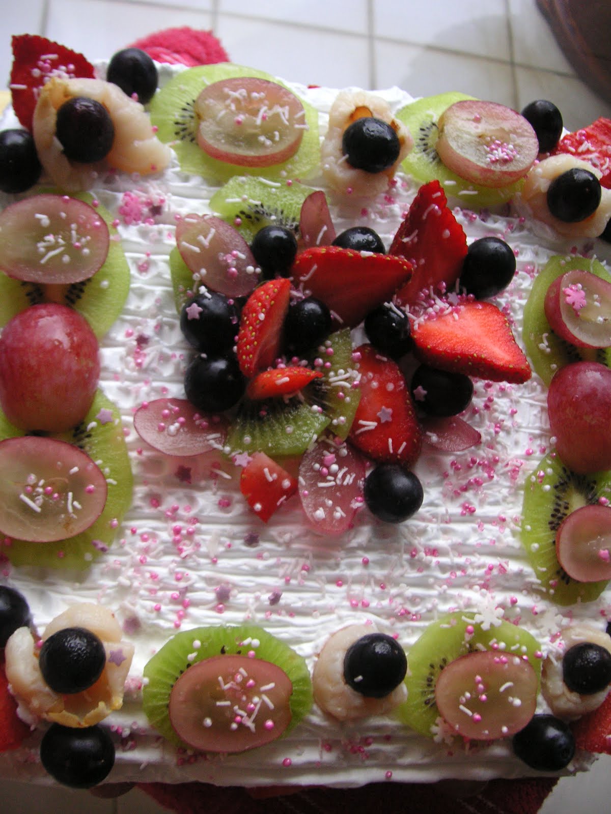 Kim's Mix and Bake: Fresh Fruit Gateau