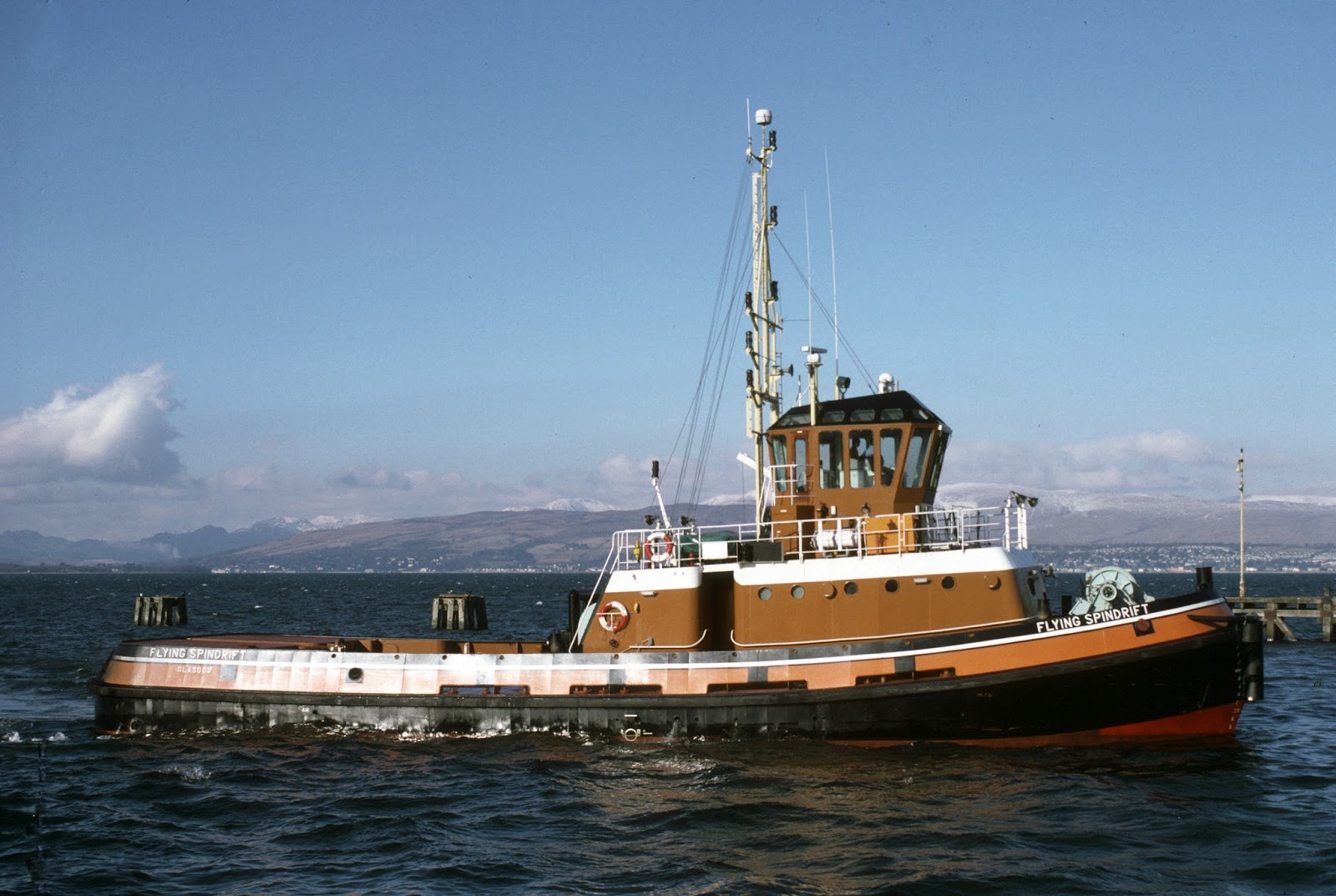 BRIAN'S SHIPPING PHOTOS: FLYING TUGS CLYDEBANK