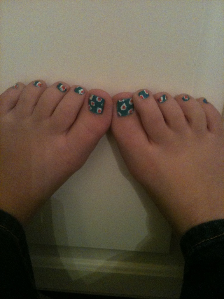 Maggie's Teen Life: TOTD: Ovarian Cancer "Teal Toes" Nail Design
