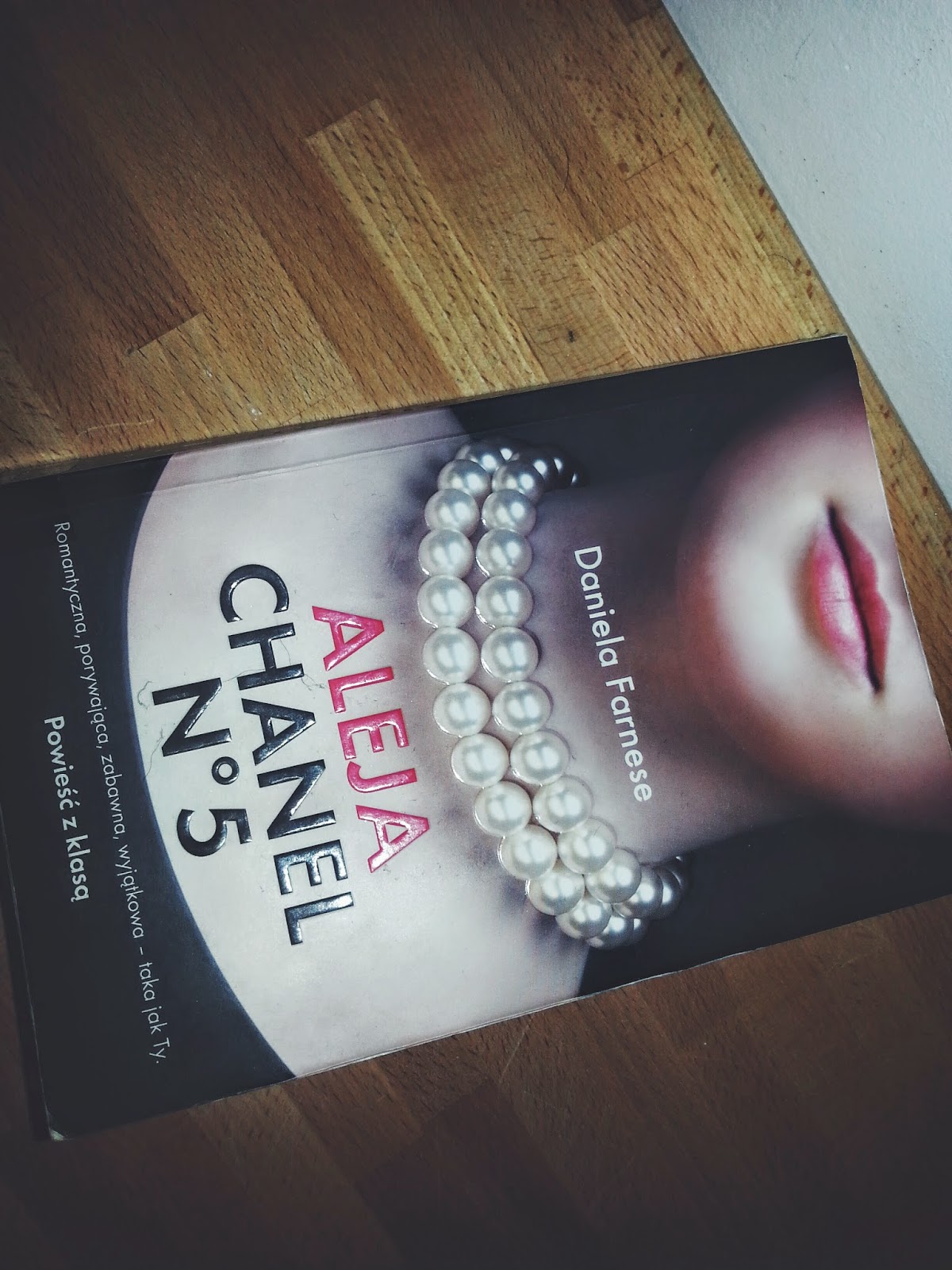 CocoBébé: Aleja Chanel n5 - Daniela Farnese - recenzja