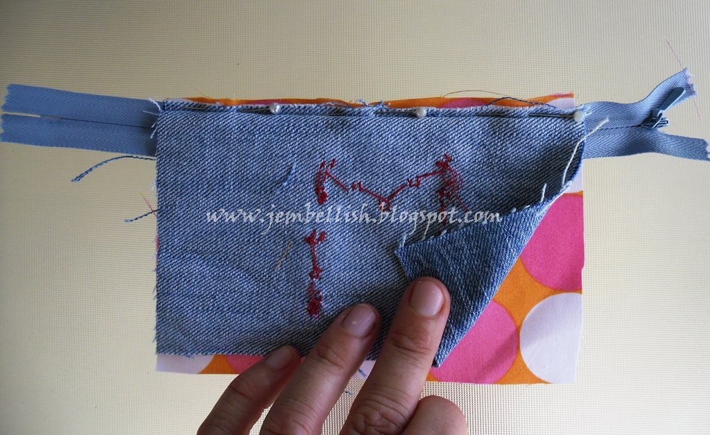 Creating my way to Success: iPod keychain case tutorial