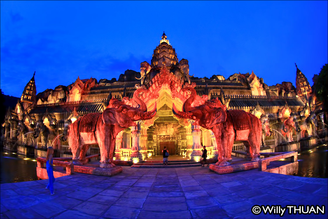 The Phuket Fantasea Show - Phuket 101