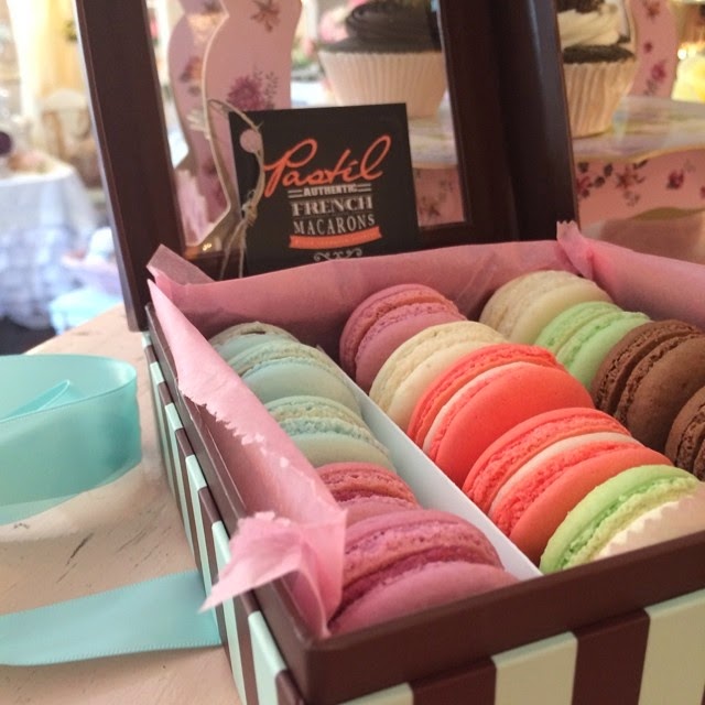 Madeleine L'Amour: Pastel: Authentic French Macarons