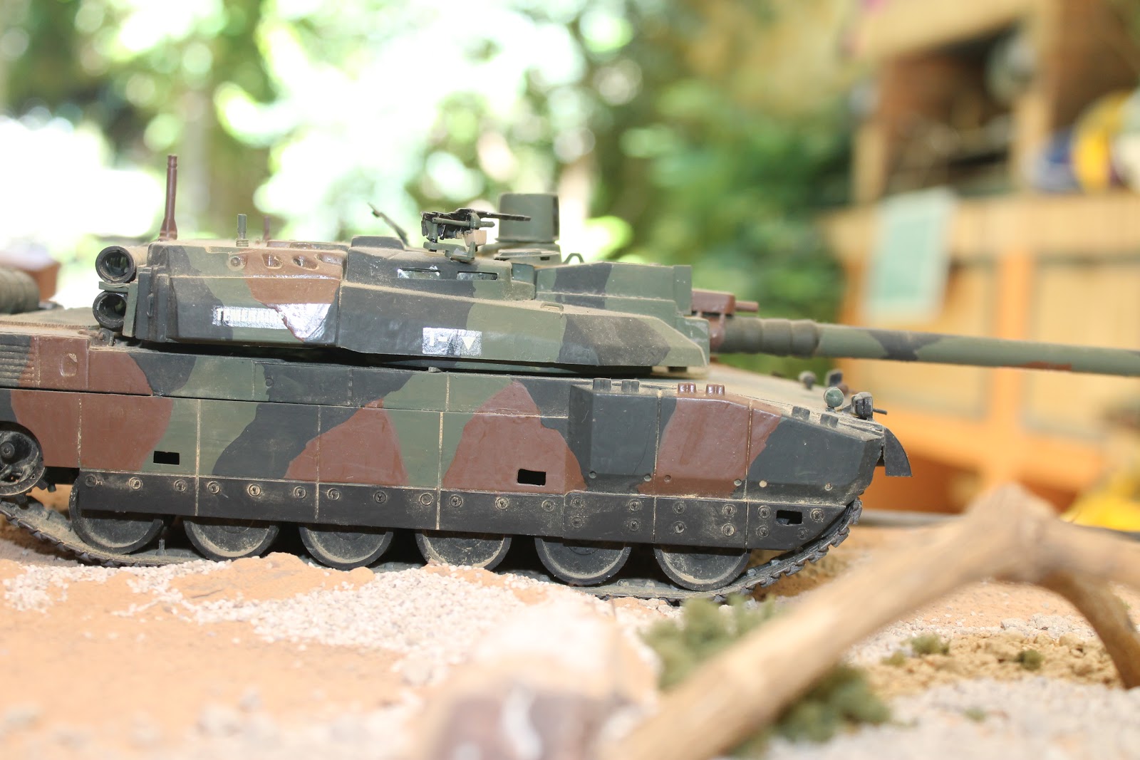 Military scale models 1/35: Leclerc French main battle tank