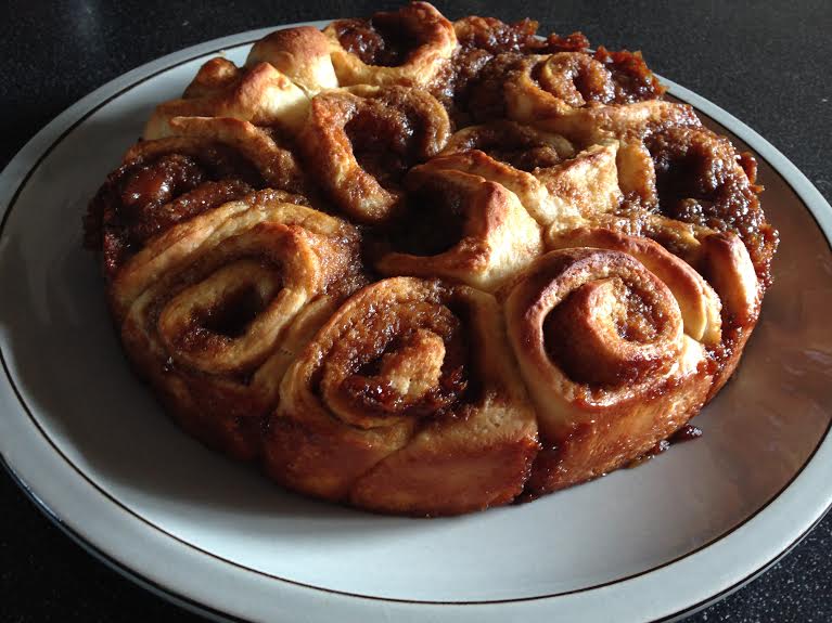 Cake speaks louder than words: Brunsviger-roulade-kage