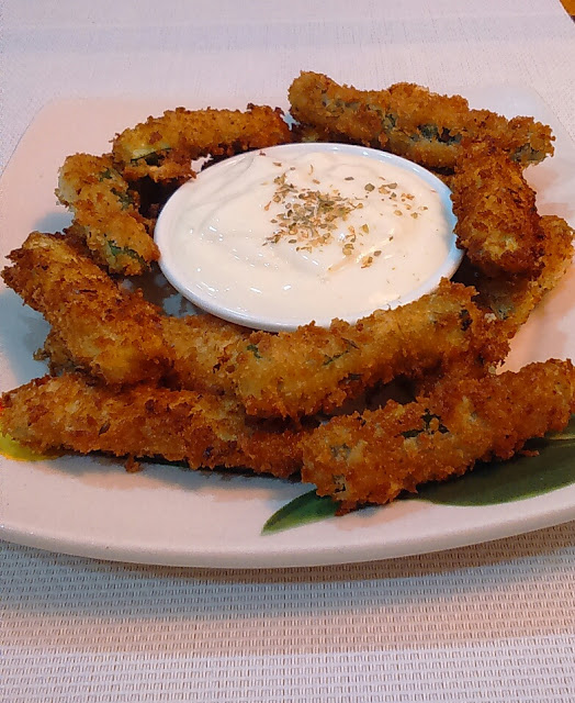 sarguna's fantabulous kitchen: Crispy Deep Fried Parmesan Courgette