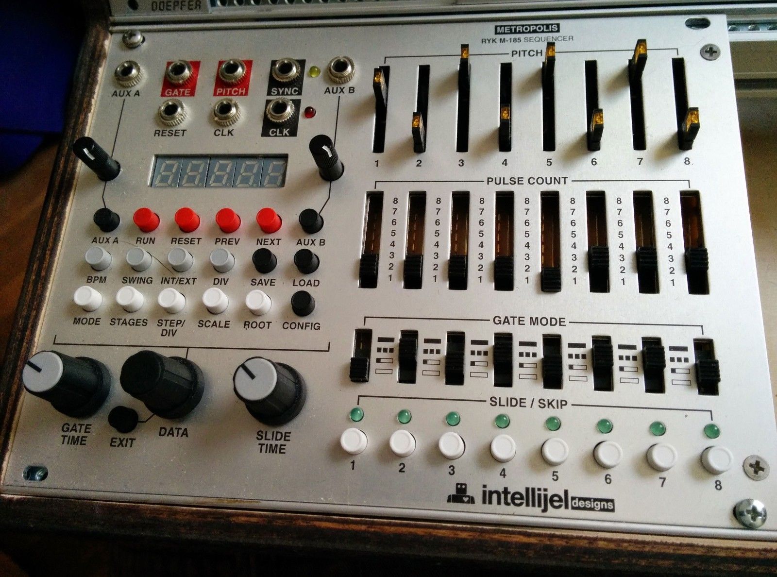 MATRIXSYNTH: intellijel designs Metropolis Sequencer Eurorack Module
