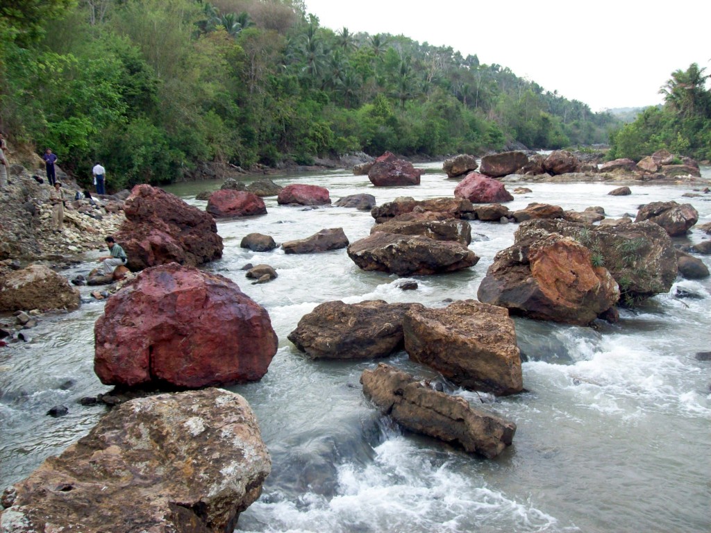Batu Merah Di Tasikmalaya | Sundanesse
