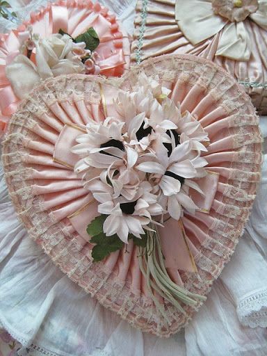 My Paisley World: Frilly, Vintage Heart-Shaped Valentine Candy Boxes