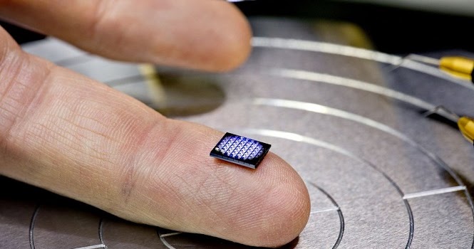 IBM revealed the world's smallest chip with blockchain compatibility ...