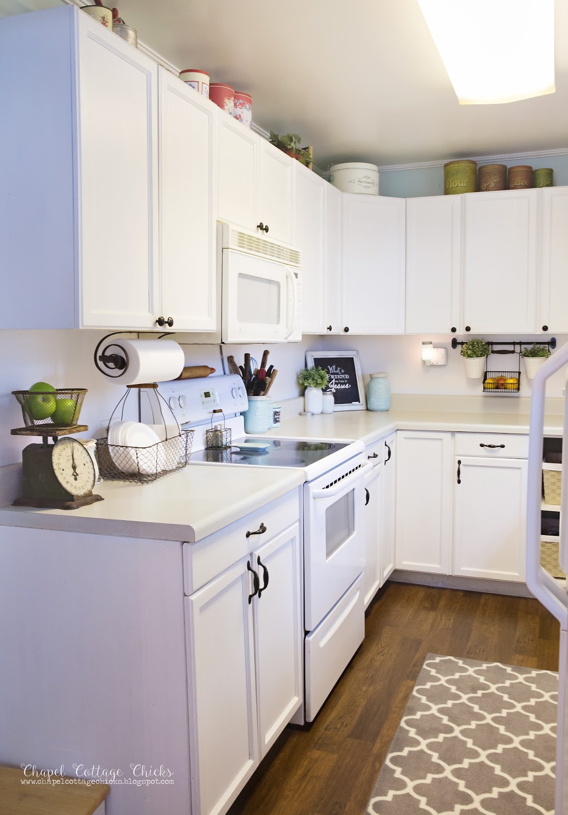 Chapel Cottage Chicks: Brittany's Kitchen...