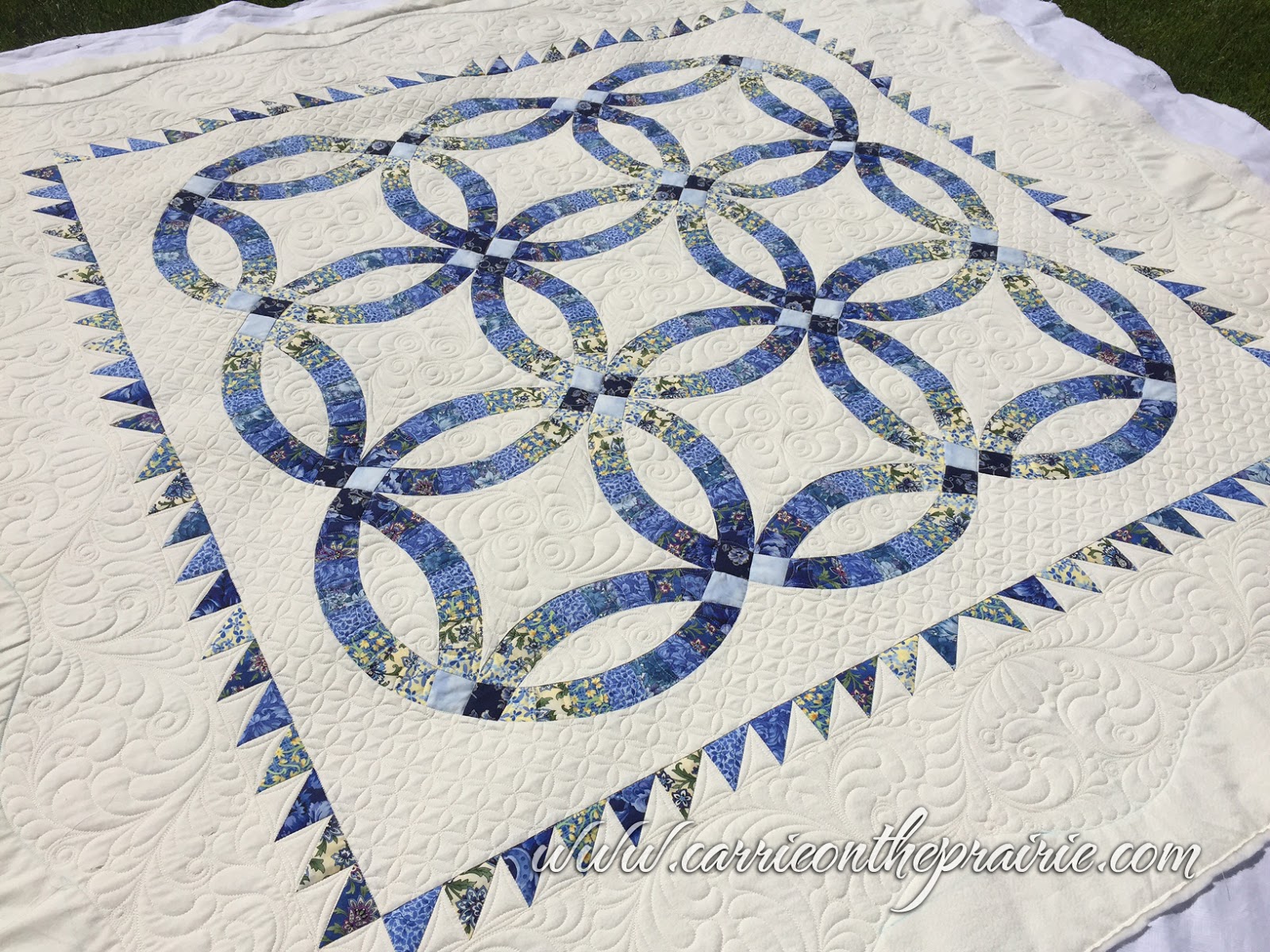 Carrie On The Prairie: Double Wedding Ring quilt