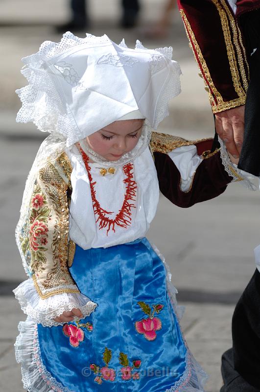 Sardinian Folk Costumes - Costumi Sardi: Sennori / Sennaru
