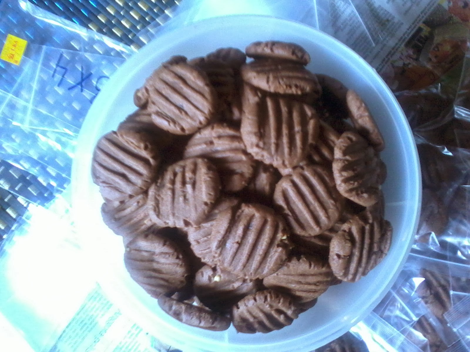 dEsTiNaSi CiNtA: RESEPI BISKUT COKLAT CHIPS