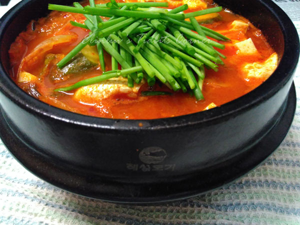 Elinluv's Tidbits Corner: Tofu And Fish Kimchi Jjigae