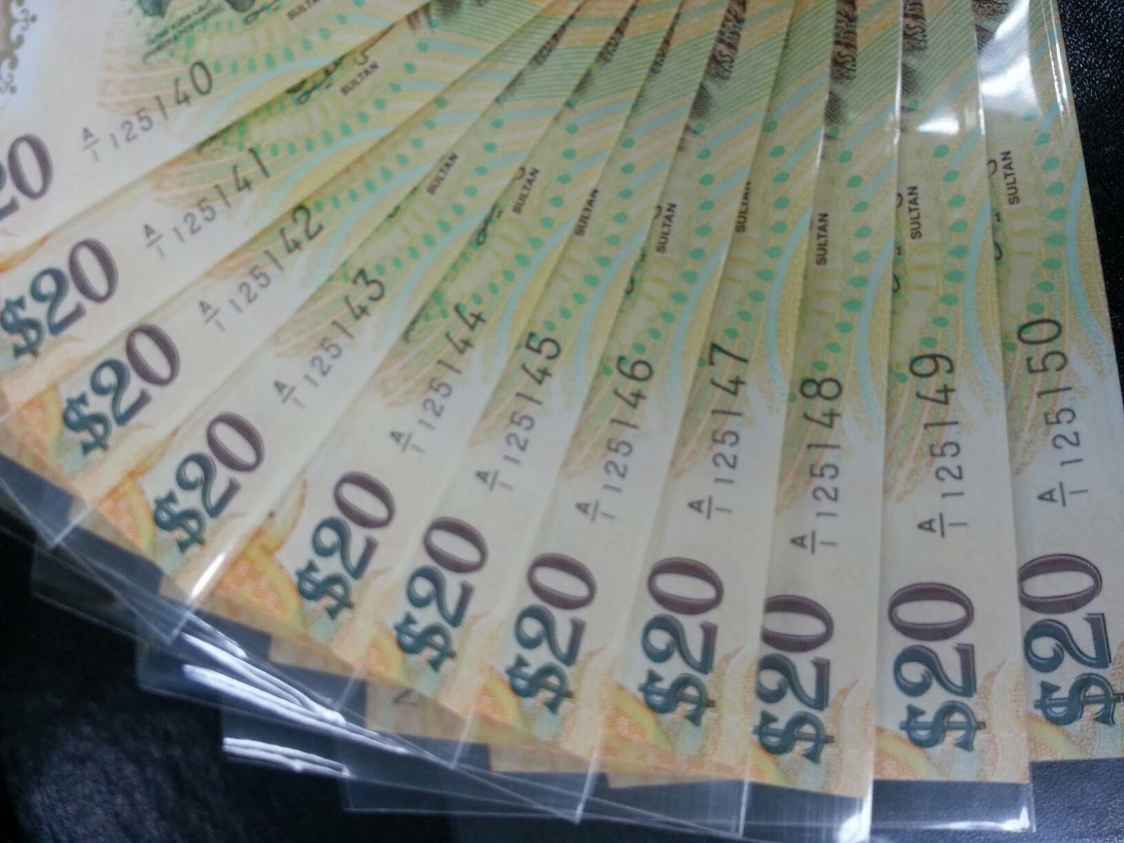 The Brunei Numismatist and Philatelist: Brunei Twenty Dollar Notes