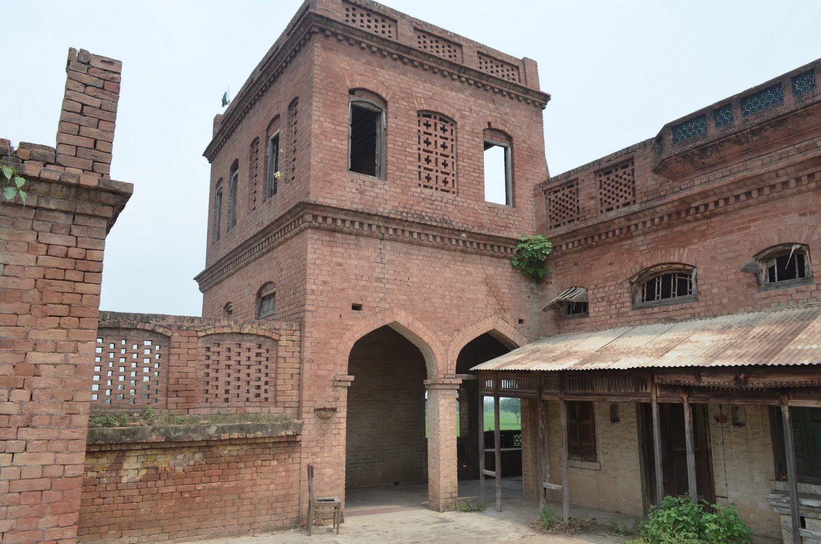 Pakistan Geotagging: A Tale Of Three Old Havelis of Punjab (Haveli Bara ...