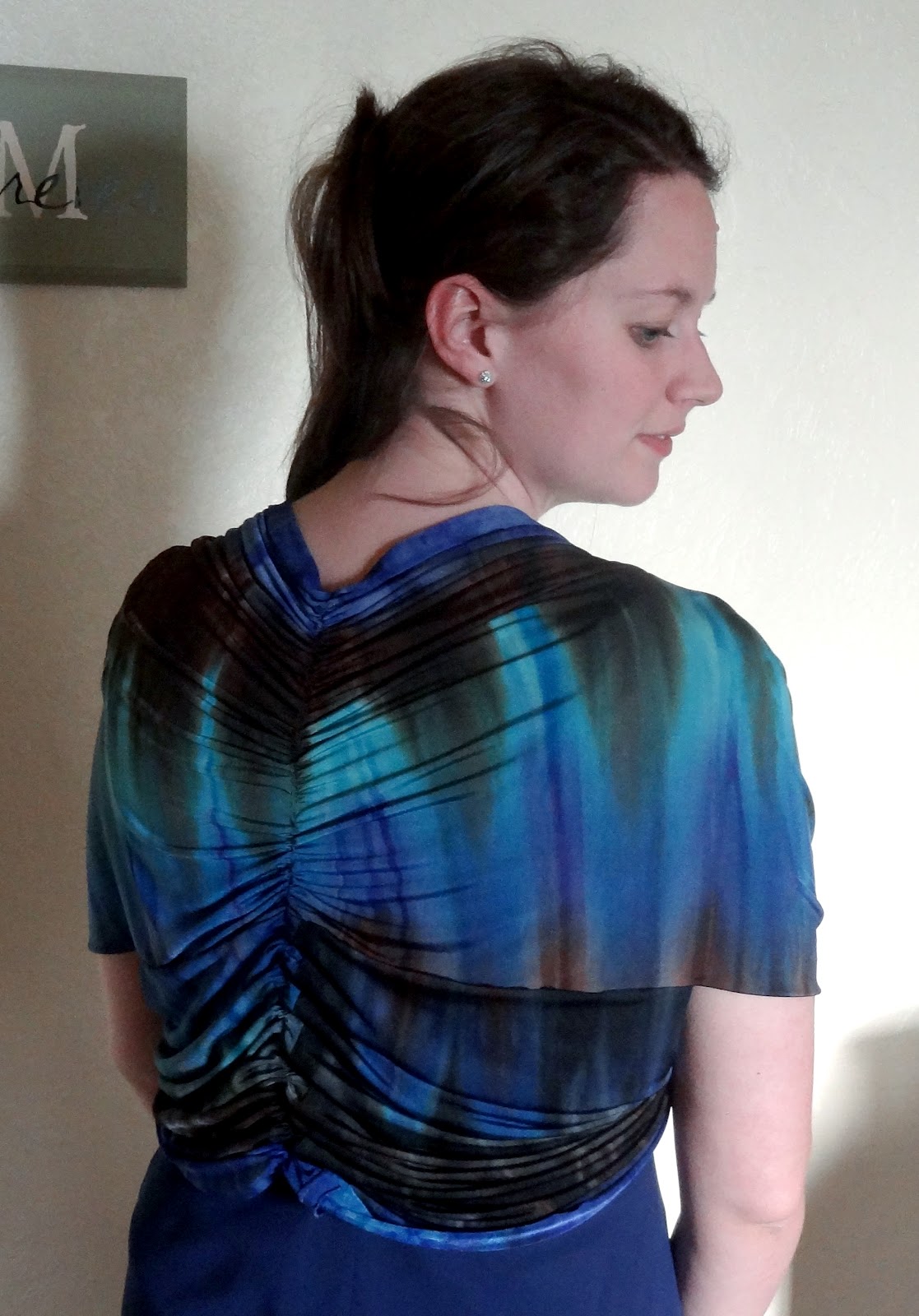 Wayward Girls' Crafts: The 30-minute, $5 Shrug shrug