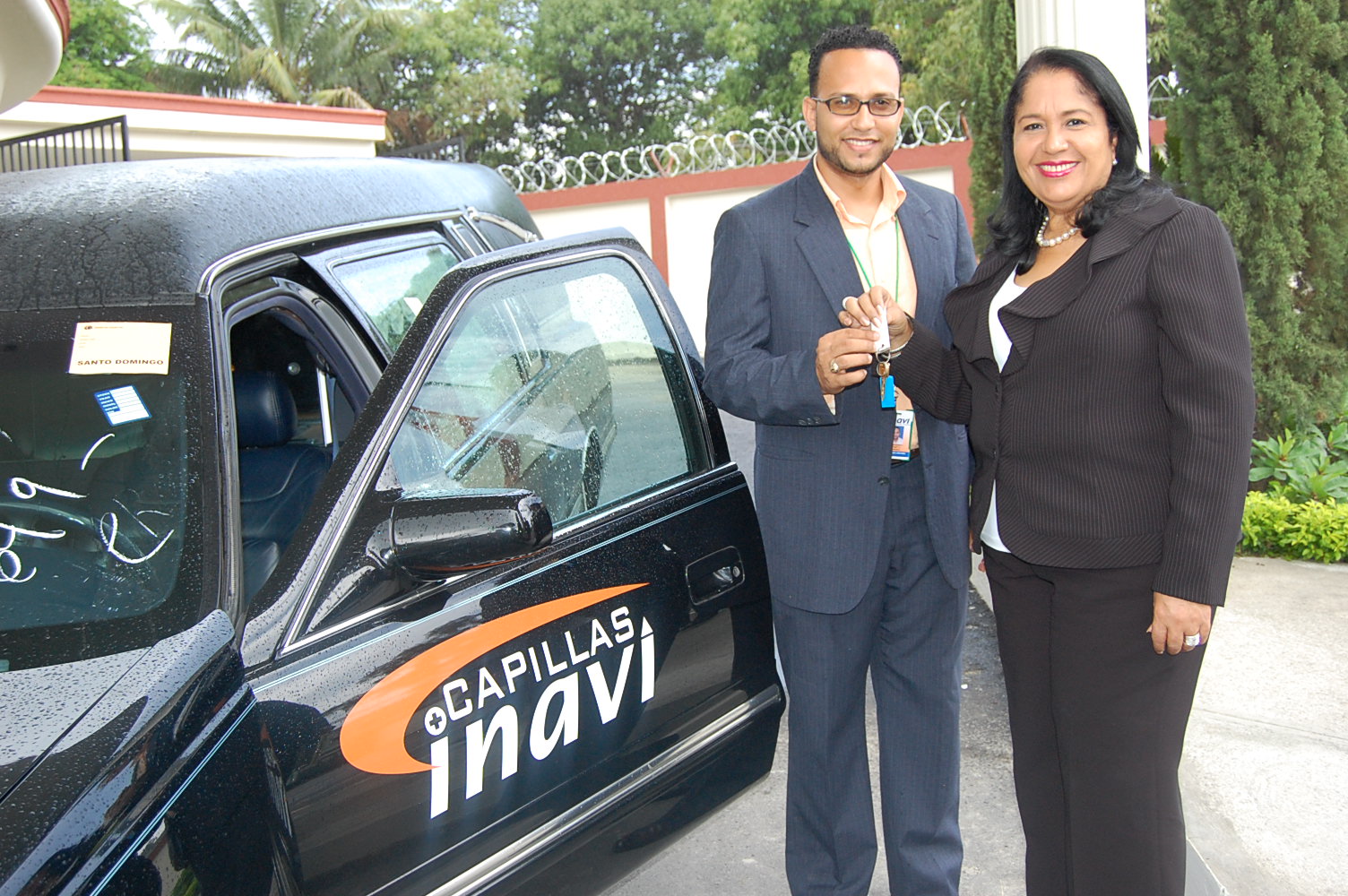 ADMINISTRADORA DE INAVI DONA CAMAS A HOGAR DE ANCIANOS Y CARRO FÚNEBRE ...