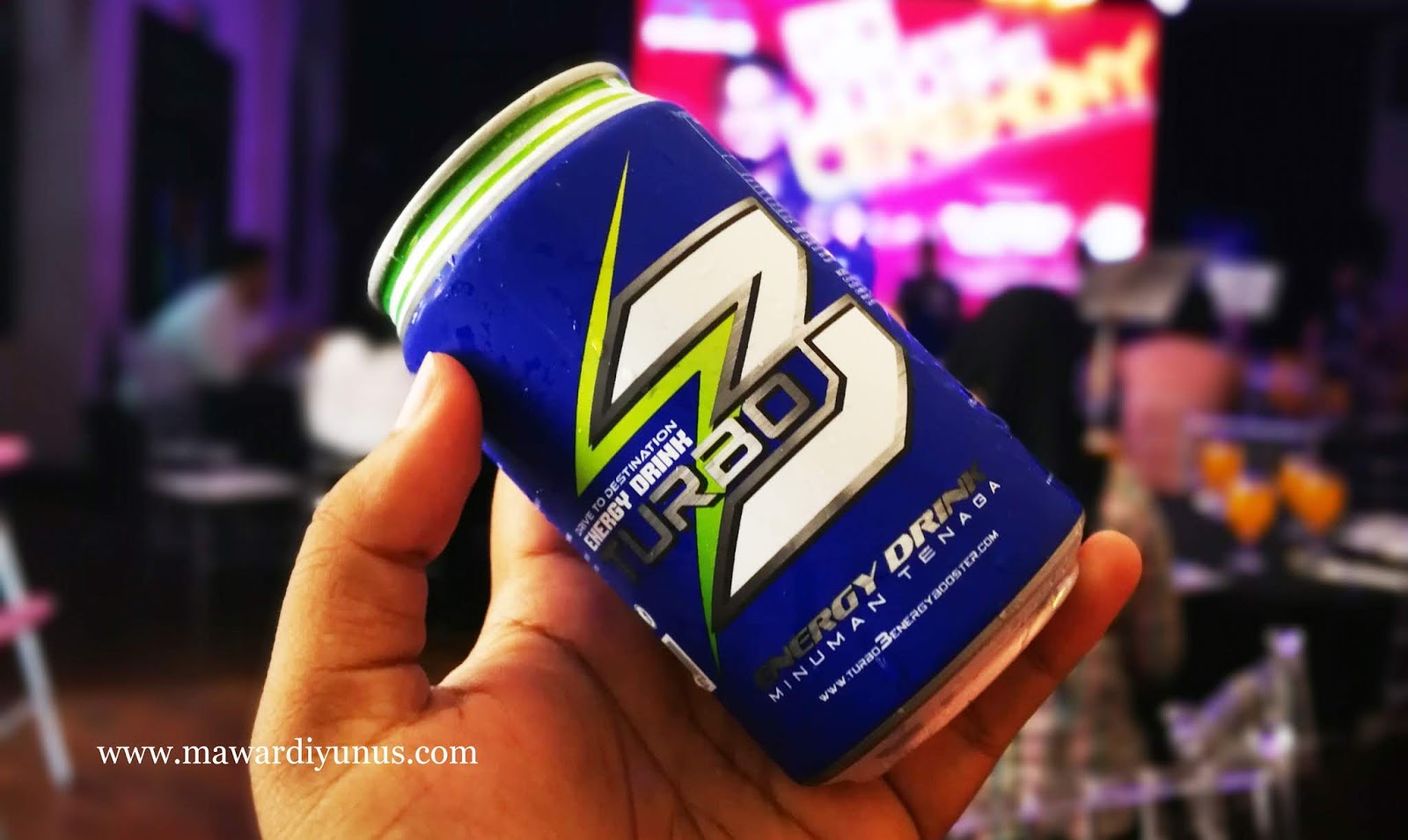 AZLAN TYPEWRITER KINI JADI USAHAWAN MINUMAN TENAGA TURBO 3