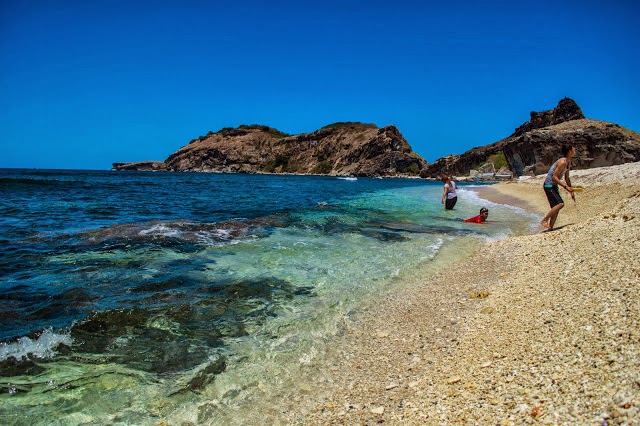 Capones Island - Pundaquit San Antonio, Zambales | Playing Tourist